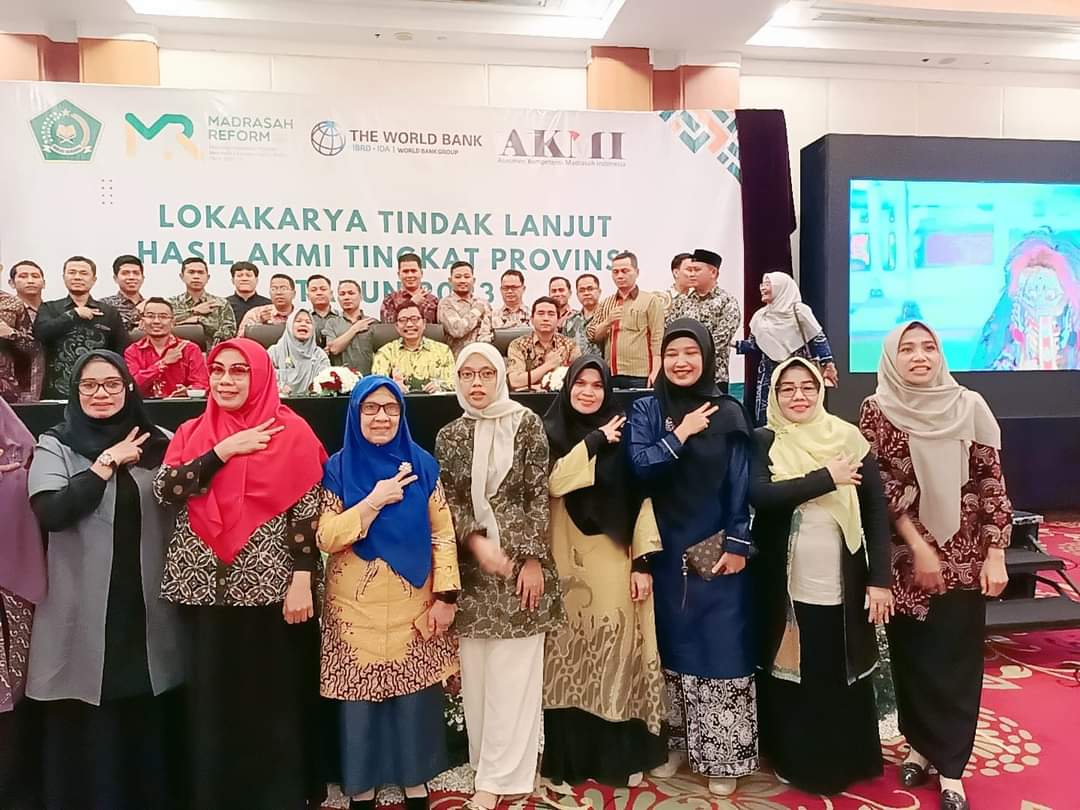 Lolos Seleksi Instruktur, Guru MTsN 1 Banda Aceh Presentasi ke Nasional - AcehGround