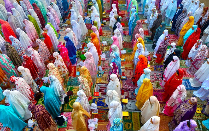 Perhatikan Kalimat Berikut! A Setiap Hari Besar Idul Fitri, Umat Islam ...