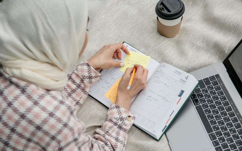 Kunci Jawaban Bahasa Inggris Kelas 12 Halaman 12, Speaking: Task 1 ...