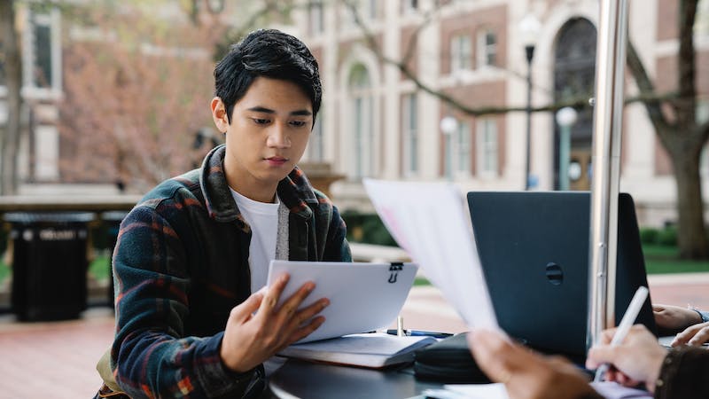 Apa Yang Dimaksud Dengan Membaca Intensif? Simak Jawaban Lengkapnya ...