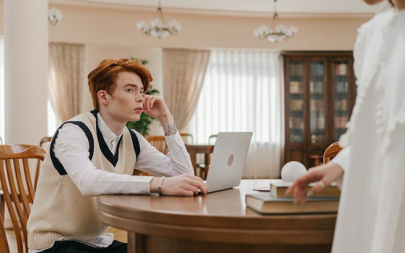 Chokie Adalah Siswa Pindahan Dari Kota Chokie Dikenal Sebagai Anak Yang ...