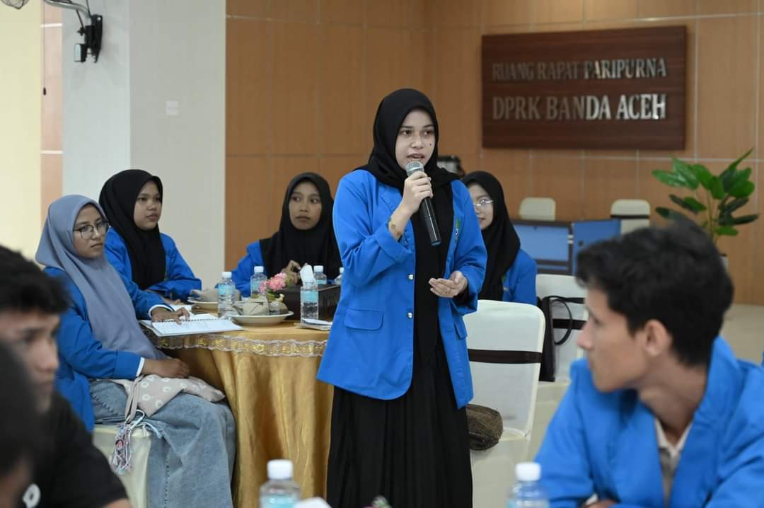 Mahasiswa FISIP UIN Ar-Raniry Ikuti Kuliah Umum Bersama Ketua DPRK Banda Aceh - AcehGround