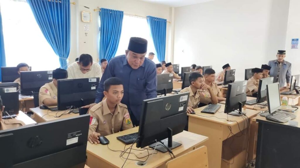 Kepala Cabang Dinas Pendidikan Wilayah Banda Aceh dan Aceh Besar Tinjau ...