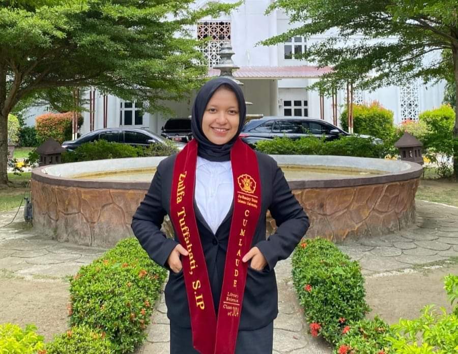 Mahasiswa Ilmu Perpustakaan UIN Ar-Raniry, Zulfa Tuffahati Selesaikan Studi Tanpa Skripsi Lewat ...