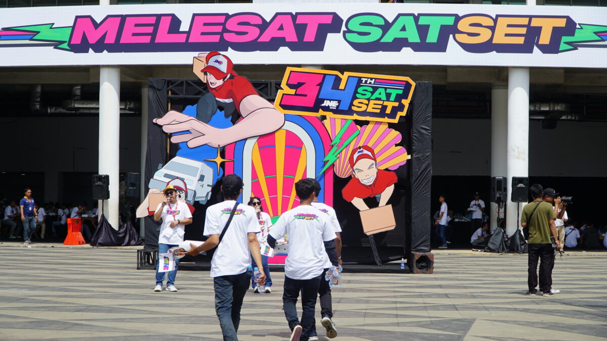JNE Rayakan 34 Tahun dengan Semangat “Melesat Sat Set” Desember 2024 ...