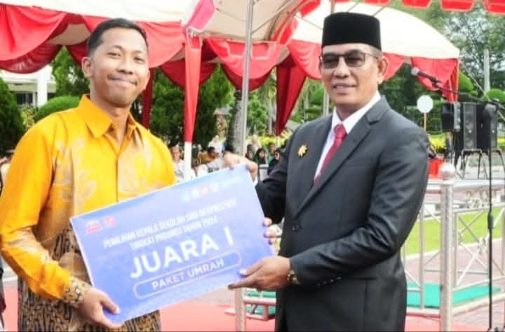 Muhammad Rizky, Kepala SMA Unggul Cut Nyak Dhien Langsa Raih Hadiah Umrah dari Pemerintah Aceh ...