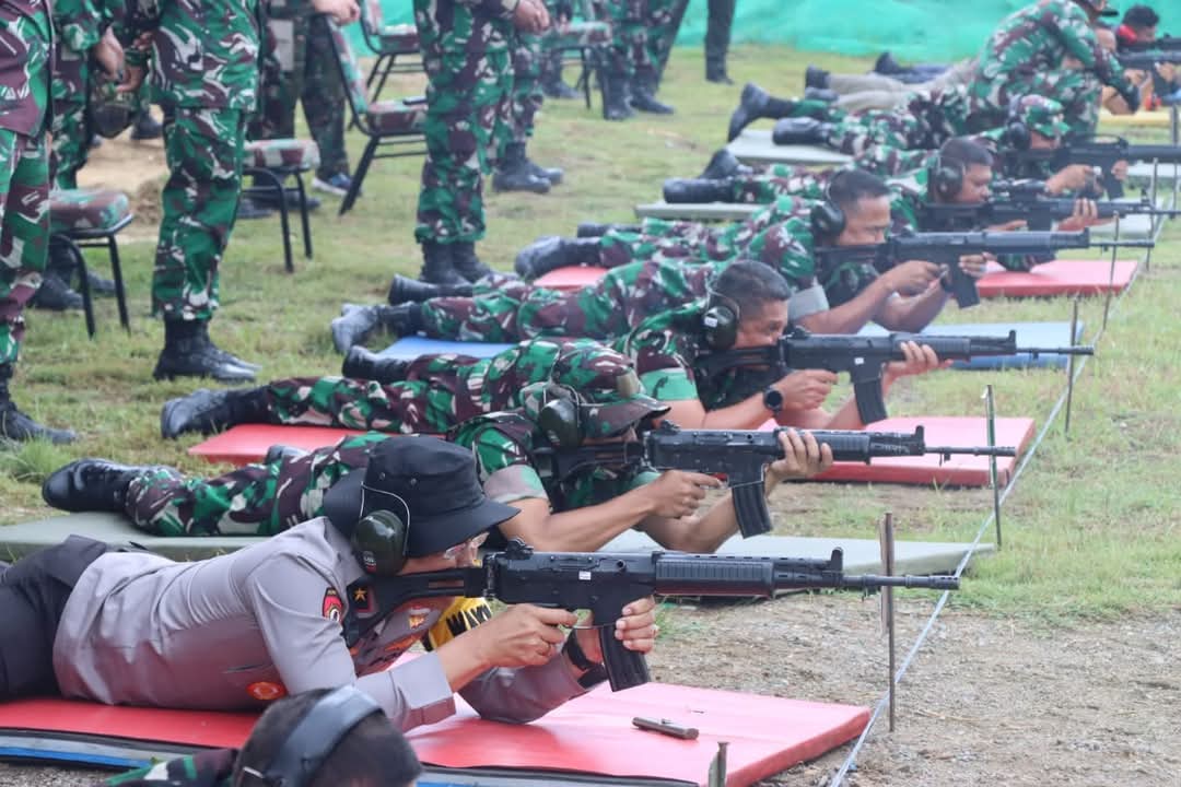 Brigjen Misbahul Munauwar, Wakapolda Aceh Ikuti Lomba Menembak Eksekutif HUT Ke-68 Kodam IM ...