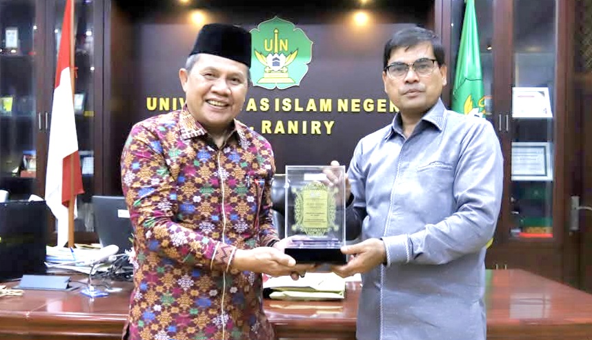 UIN Ar-Raniry Raih Penghargaan di Aceh TREFA Awards - AcehGround