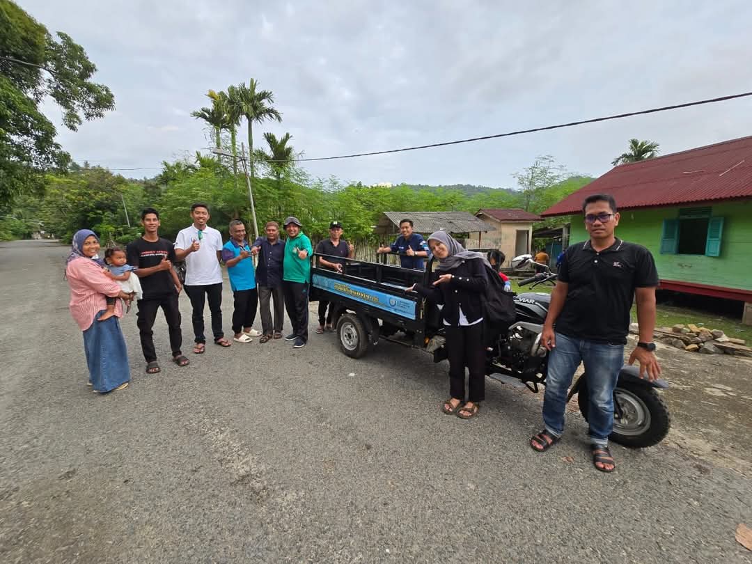 Bank Sampah Pelangi Aceh Besar Terima Becak Viar dari KKP RI - AcehGround