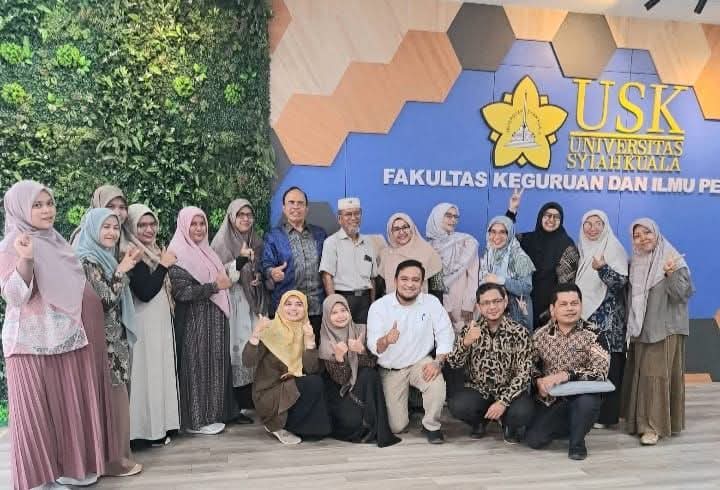 Prodi Bahasa Inggris FKIP USK Lepas Dua Dosen Purnabakti - AcehGround