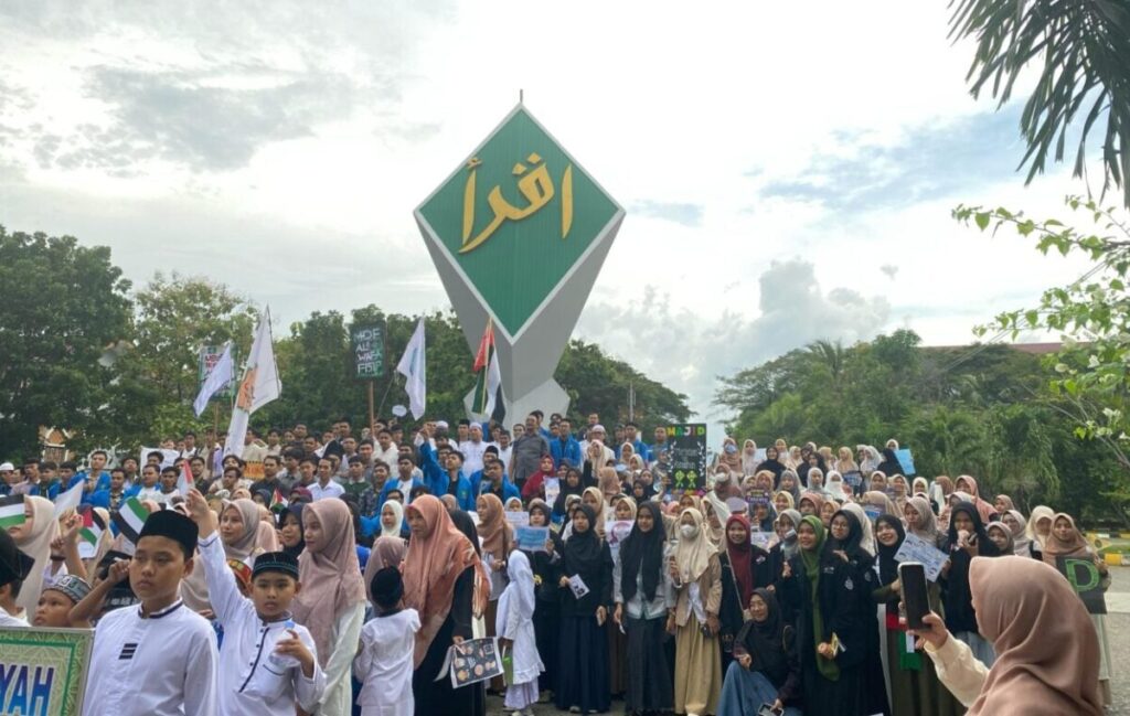 400 Orang Berkumpul di Tugu Iqra UIN Ar-Raniry, Meriahkan Pawai Tarhib Ramadhan ARF 2025 ...