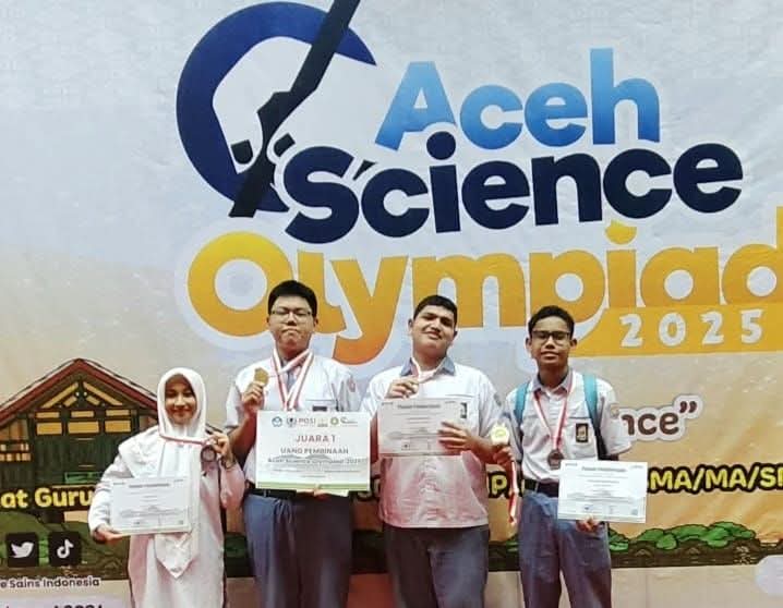 Sebanyak Tiga Siswa SMAN 3 Banda Aceh Raih Medali Emas pada Lomba POSI 2025 - AcehGround