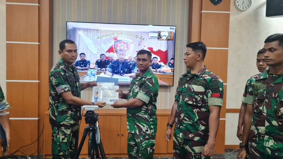 Pangkoopsud I Berikan Reward kepada Prajurit Lanud SIM atas Aksi Heroik ...