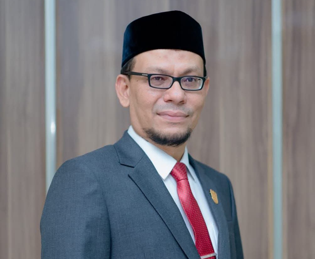 Musriadi Aswad, Wakil Ketua DPRK Apresiasi SMPN 10 Banda Aceh Raih Juara Umum PUSKANTARA 2025 ...