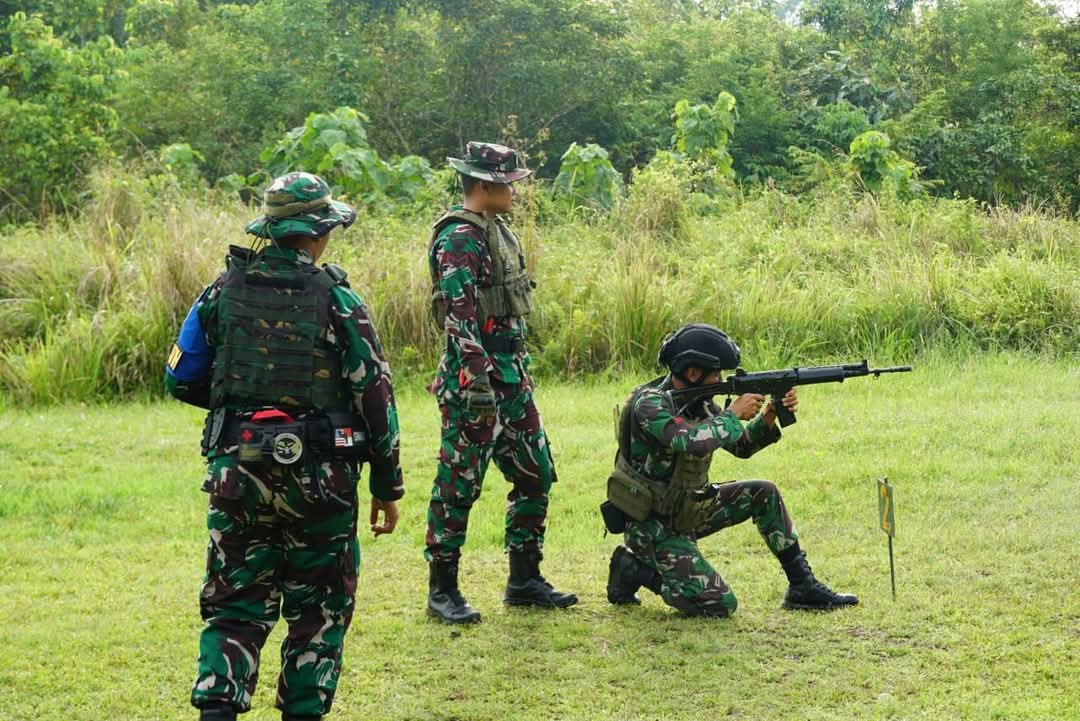 Asah Kemampuan Tempur, Yonif 117/KY Gelar Latihan Menembak Reaksi ...