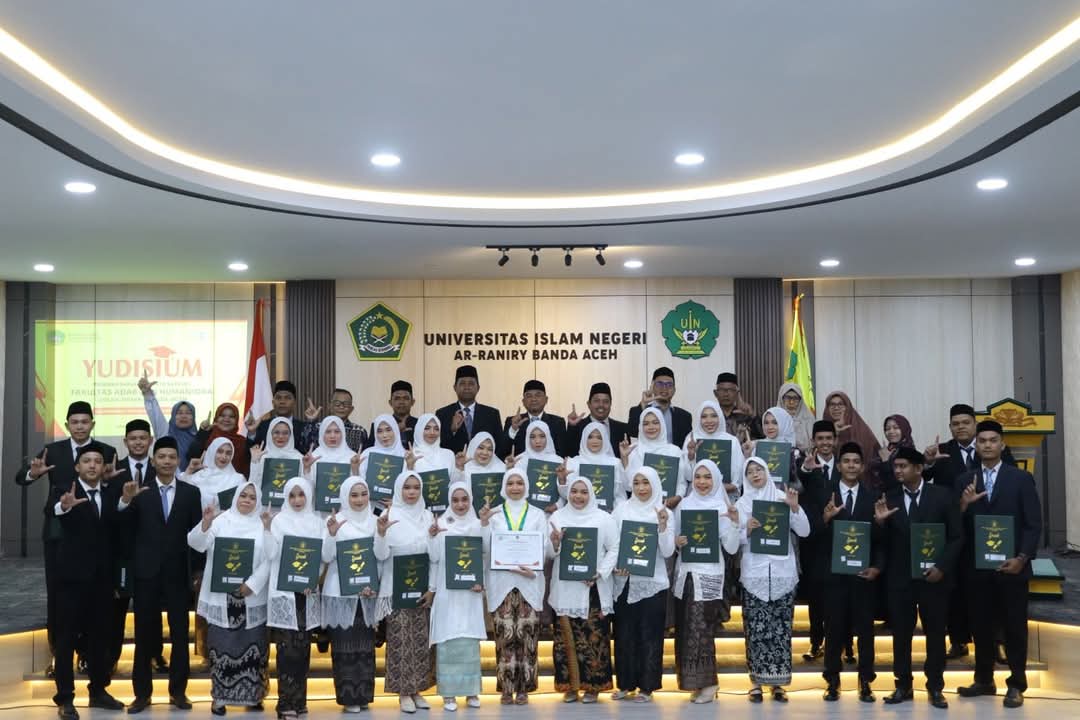 FAH UIN Ar-Raniry Luluskan 47 Sarjana, Dekan Dorong Lulusan Humaniora Jadi Penjaga Etika di Era ...