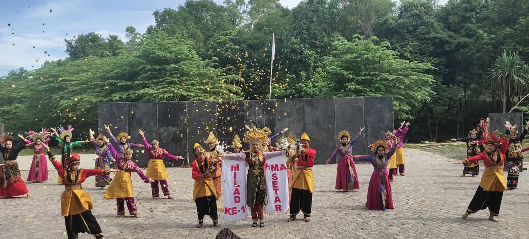 Satu Dekade Himasetar ISBI Aceh: Warna-Warni Gerak Tari Jadi Kanvas ...