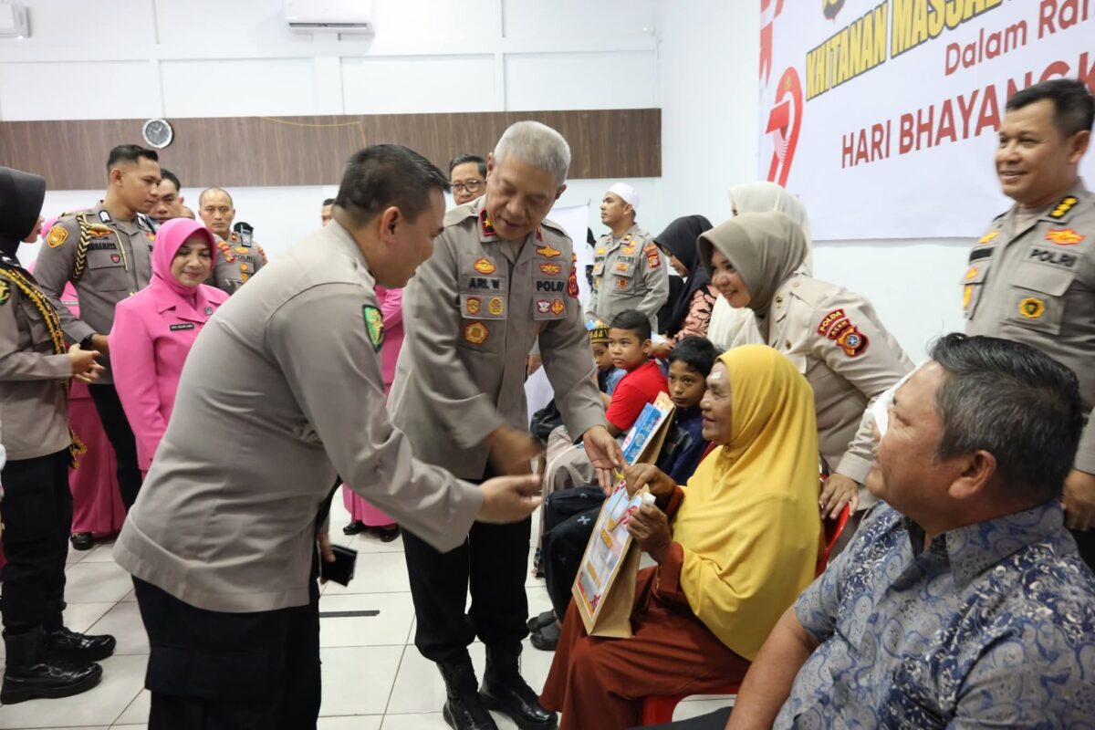 Sambut Hari Bhayangkara ke-79, Polda Aceh Gelar Operasi Katarak dan Khitanan Massal Gratis ...