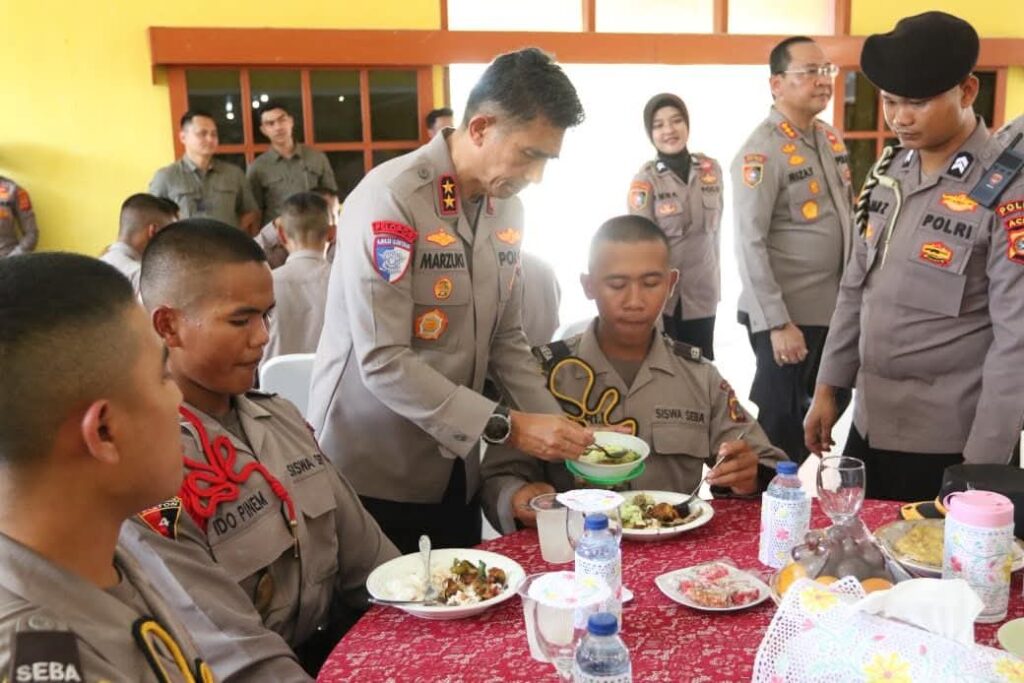 Kapolda Aceh Tinjau Menu dan Standar Gizi Makanan Siswa Secaba di SPN ...