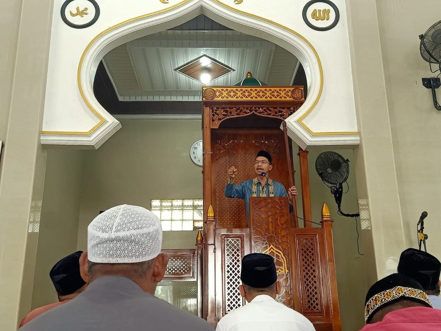 Isi Khutbah Di Masjid Al-Maghfirah Gano, Farid Nyak Umar Ajak Do'akan ...