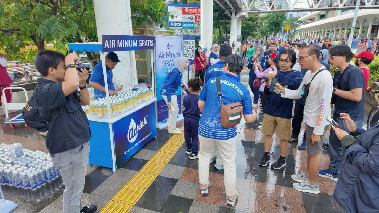 Adrink Perkenalkan Aktivasi Publik di CFD Dukuh Atas: Ribuan Botol Air ...