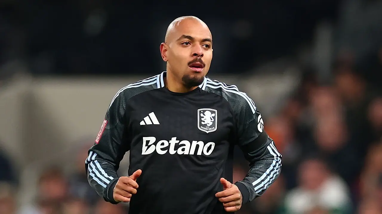 AS Roma Resmi Buka Pembicaraan dengan Aston Villa untuk Pinjam Donyell ...