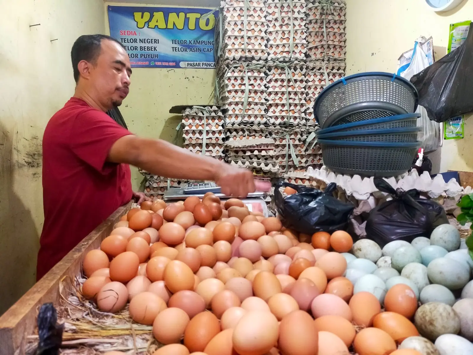 Harga Telur dan Cabai Merah di Pasar Tradisional Tasikmalaya Turun ...