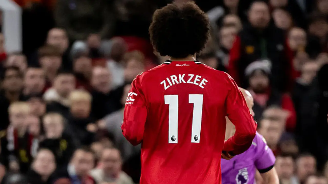 Manchester United Enggan Lepas Joshua Zirkzee dan Kobbie Mainoo ...