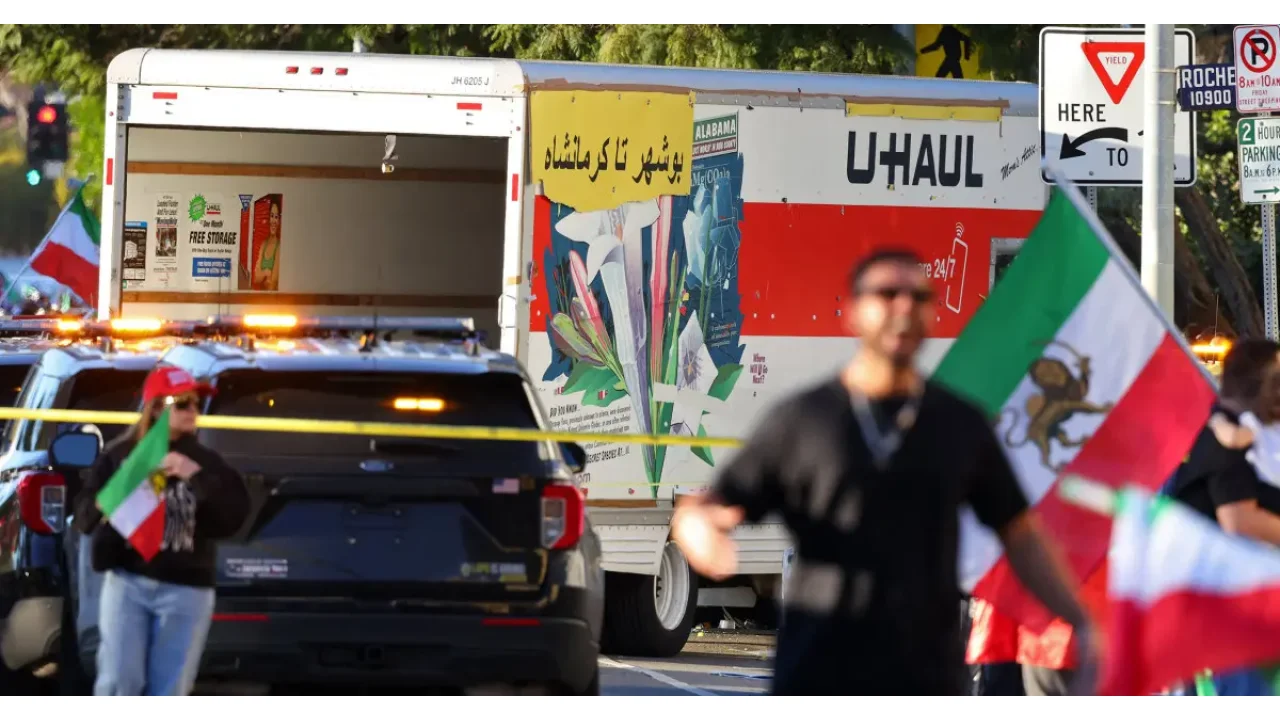 Pria Ditangkap atas Tuduhan Mengemudi Sembrono Usai Truk U-Haul Terobos ...