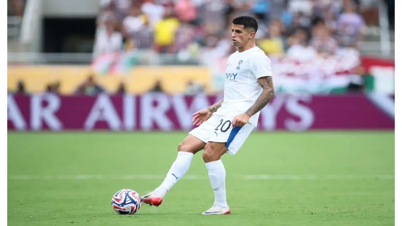 Resmi! Joao Cancelo Lolos Tes Medis, Barcelona Siap Umumkan Kedatangan ...